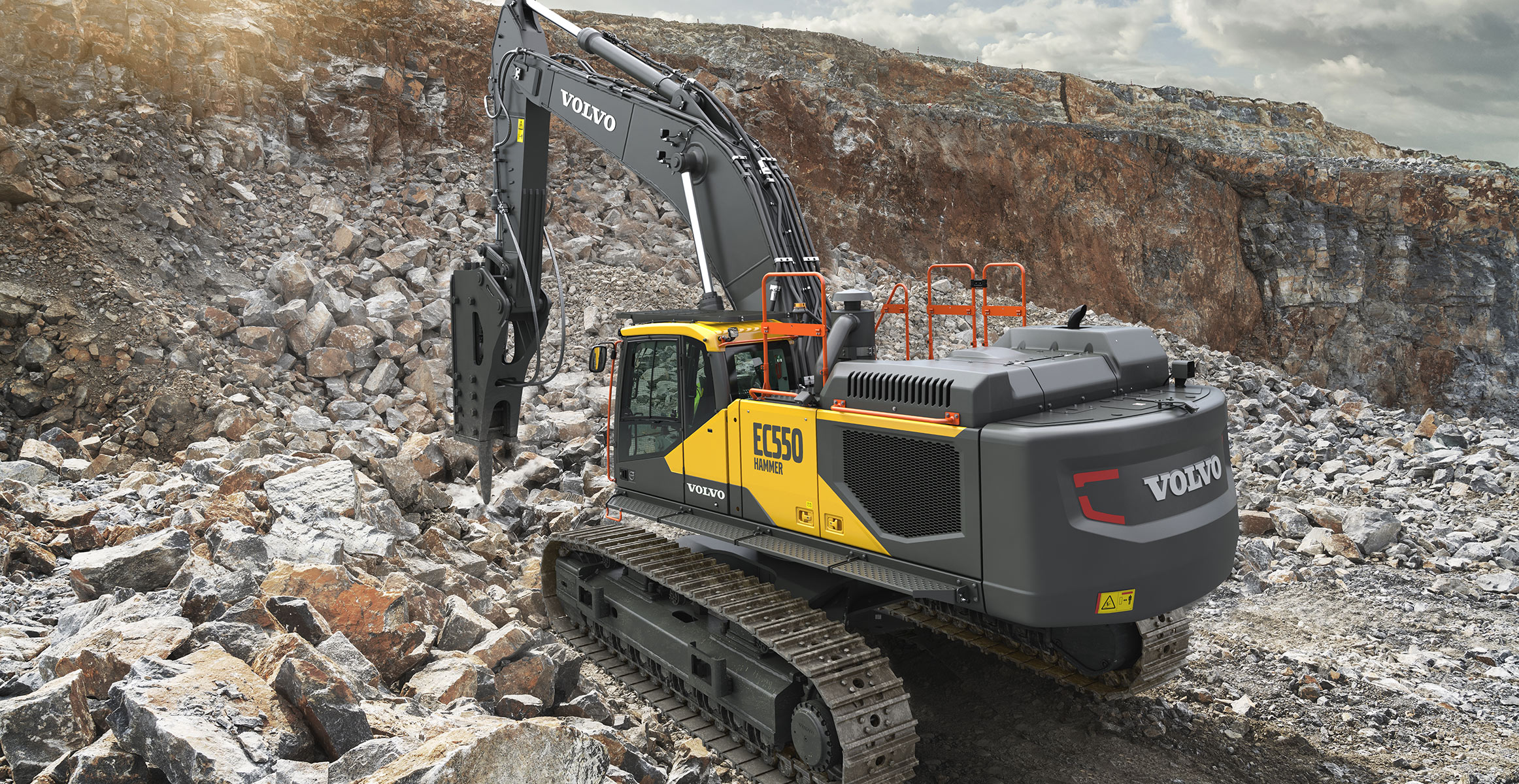 EC550 Hammer | Excavators | Overview | Volvo Construction Equipment